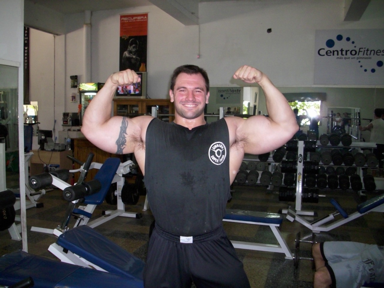 Muscle Lover: Argentinian bodybuilder Gerardo Repollo